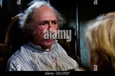 WILLY WONKA AND THE CHOCOLATE FACTORY, Jack Albertson, Peter Ostrum ...