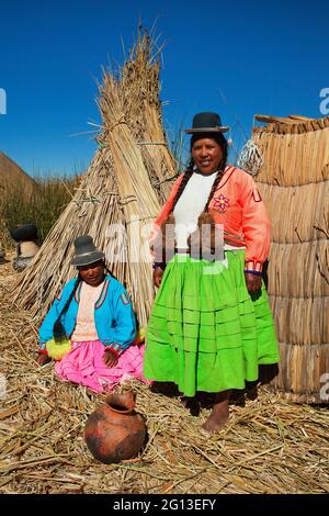 PERU Aymara women Stock Photo - Alamy