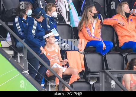 AMSTELVEEN, NETHERLANDS - JUNE 5: Coach Alyson Annan of The Netherlands ...