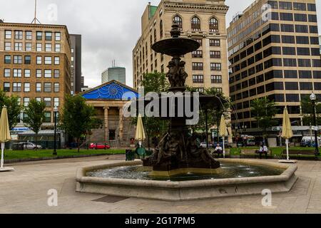 The Brewer Fountain on Boston Common wears traffic cones. Orange ...