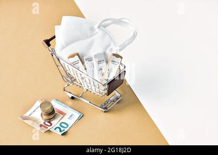 Shopping cart with brown paper price tag label. The concept of the ...