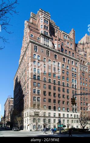 720 Park Avenue is a luxury high-rise apartment building designed by ...