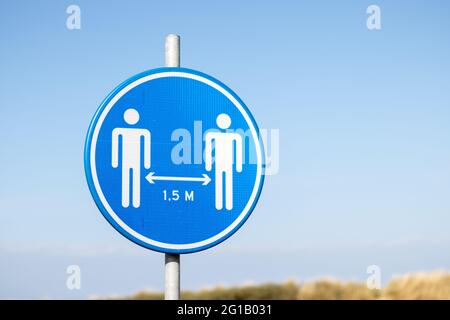 Keep the 2 meter distance sign Stock Photo - Alamy