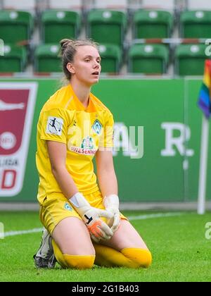 Anneke Borbe (VfL Wolfsburg, 30) im Warm Up Google Pixel Frauen ...