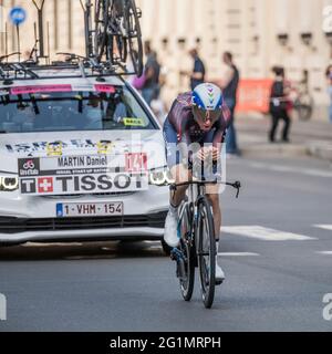 cycling race start car during Strade Bianche 2026, Street Cycling race ...