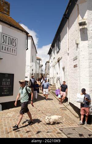 Looking North up The Digey with St. Ives Cornish Bakery, Fore Street ...