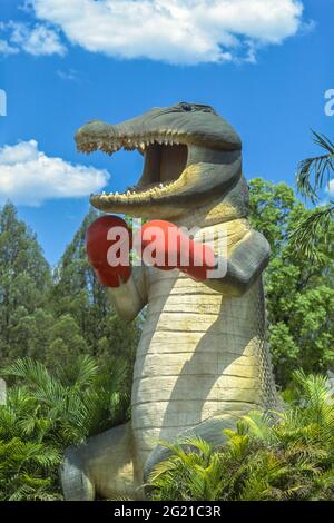 The Big Boxing Crocodile statue, Arnhem Highway, Humpty Doo, Northern ...