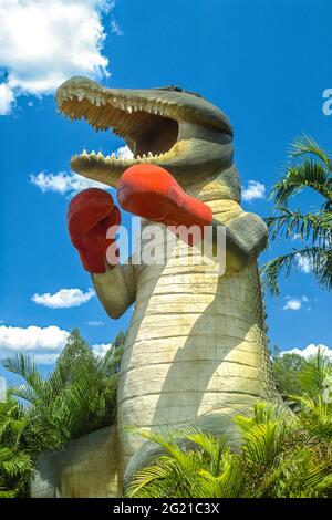 The Big Boxing Crocodile statue, Arnhem Highway, Humpty Doo, Northern ...
