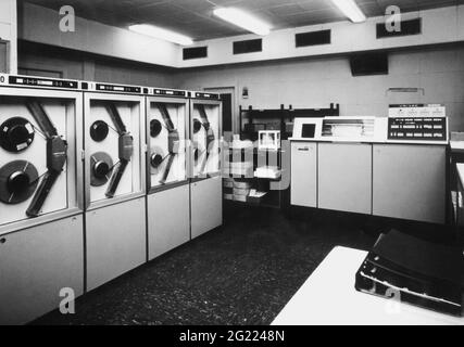 The UNIVAC (UNIVersal Automatic Computer) was the first commercial ...