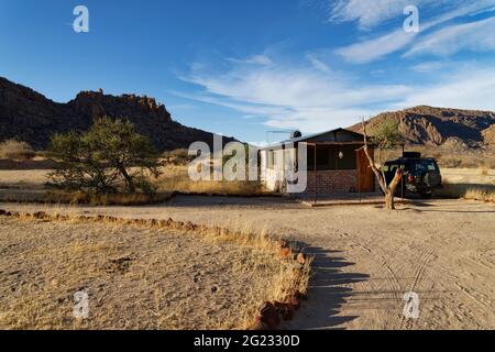 Guest farm Omandumba in the Erongo Mountains: Safari tents in the bush ...
