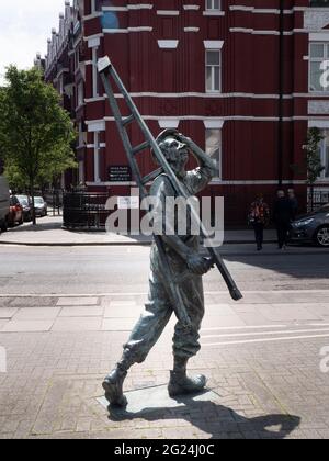 The Window Cleaner sculptor Allan Sly, Edgware road London Stock Photo ...