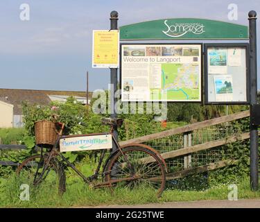 Parrett cycle trail near Langport, Somerset Stock Photo - Alamy