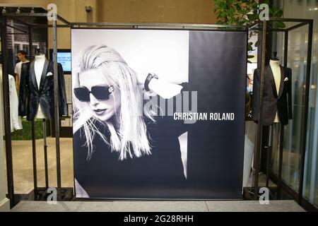 CHRISTIAN ROLAND, an apparel brand produced by Japanese Host ROLAND ...