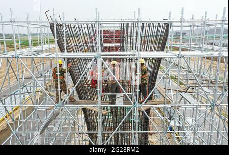The elevated line and elevated station of Metro Line 3 Phase I are ...
