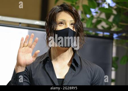 CHRISTIAN ROLAND, an apparel brand produced by Japanese Host ROLAND ...