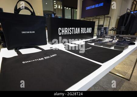 CHRISTIAN ROLAND, an apparel brand produced by Japanese Host ROLAND ...