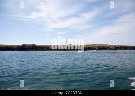 Ynys Enlli / Bardsey Island - seen from boat, going from harbour due ...