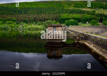 Ladybower Reservoir Dam Stock Photo - Alamy