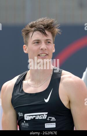 Winner Oleg ZERNIKEL (ASV Landau), action, pole vault; 1st place, pole ...