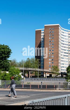 Queensway estate Tower block, block of flats high rise in Southend on ...
