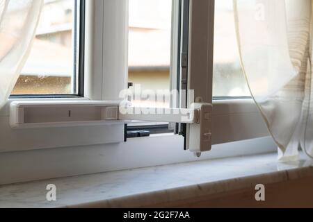 Children window protection lock. Cable safety guard prevent opening ...