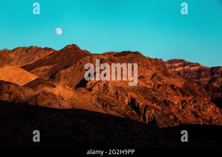 Wonderful views from the Artist's Palette Drive in Death Valley ...