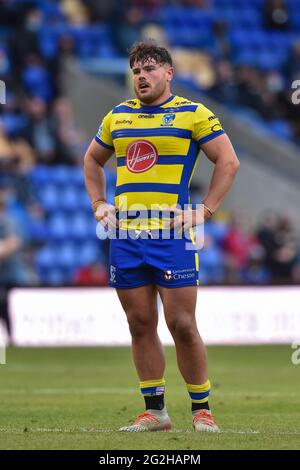Joe Philbin (13) of Warrington Wolves in action during the game Stock ...