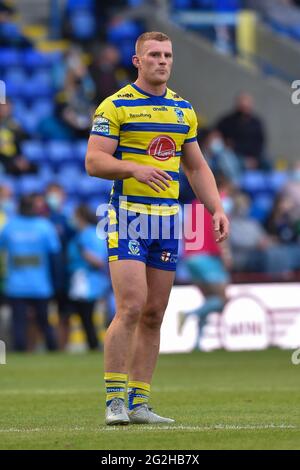 Jack Hughes (12) of Warrington Wolves goes over for a try Stock Photo ...