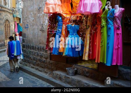 Yemen, Sanaa, souk in the Old Town, Unesco World Heritage Stock Photo ...