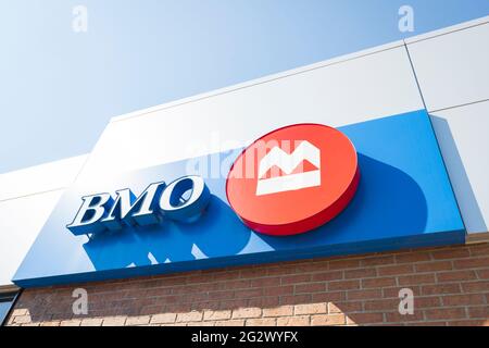 BMO logo and blue facade of bank branch building, San Francisco ...