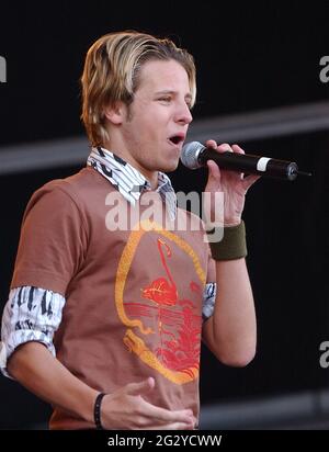 BOY BAND V, AARON BUCKINGHAM, POWER IN THE PARK, SOUTHAMPTON, 13-06-04 ...