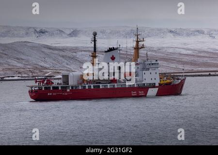 Canadian Coast Guard icebreaker and Arctic research ship CCGS Amundsen ...