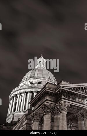 FRANCE. PARIS (75) PANTHEON SQUARE. MONUMENT COLUMNS AND BIG TOP ...