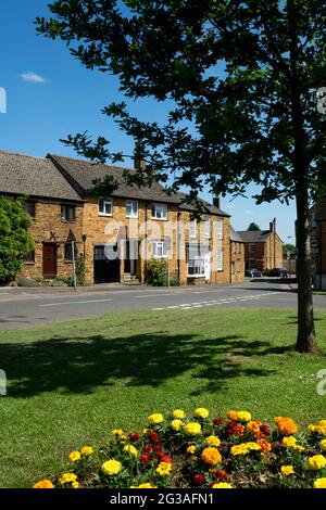 A view of Deddington village in summer, Oxfordshire, England, UK Stock ...