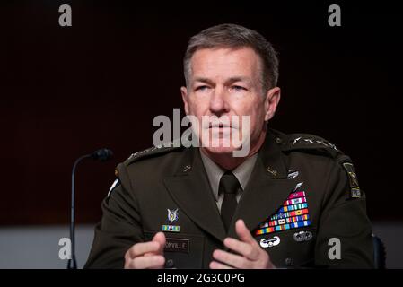 General James McConville, Army Chief of Staff promotes Lieutenant ...