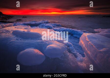 Arty natural ice sculpture and winter sunset by the Oslofjord at Nes on ...