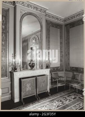 Paneling from the interior of the new landscape 74 in Haarlem: the ...