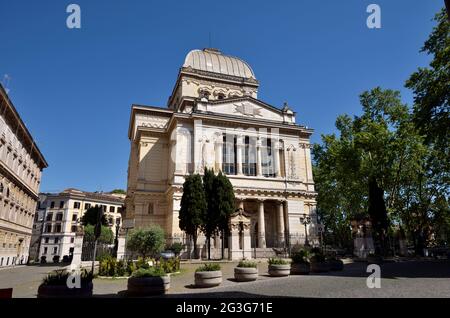 Synagogue and the Jewish ghetto at Rome, Italy Stock Photo - Alamy