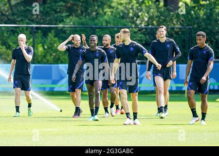 ZEIST, NETHERLANDS - JUNE 16: Quincy Promes of the Netherlands, Brecht ...