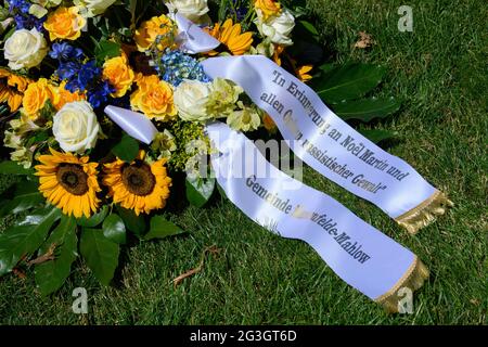Blankenfelde Mahlow, Germany. 16th June, 2021. A memorial plaque as ...