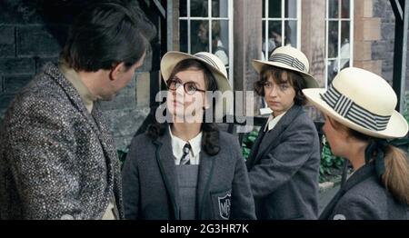 THE PRIME OF MISS JEAN BRODIE, Diane Grayson (front), rear from left ...