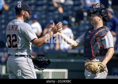 Detroit Tigers catcher Jake Rogers (34)) swings during his at-bat ...