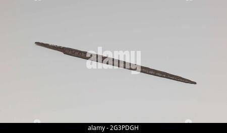 File, half round without handle, with parallel reversal and skinny ...