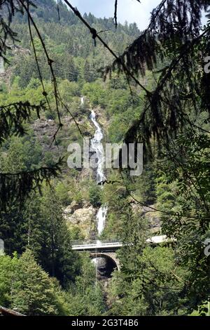 Stuller Waterfalls - Hike on the gorge trail of the Passeier Valley ...