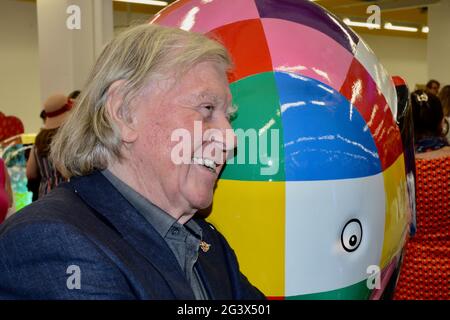 Elmer the Patchwork Elephant author David McKee pictured with a ...