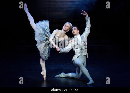 Karla Doorbar as Cinderella and Lachlan Monaghan as The Prince from ...