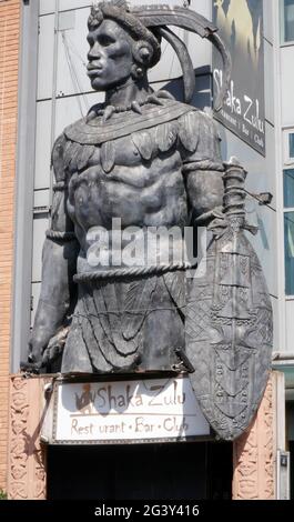 Shaka Zulu restaurant statue. Camden, London Stock Photo - Alamy