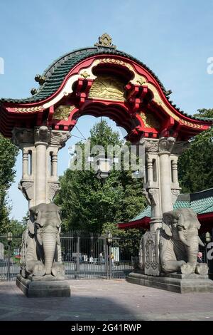 Elephant Gate Zoo Entrance, Pagoda roof golden sculptural details and ...