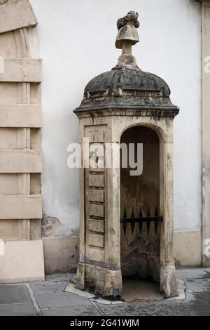 Sentry box in Vienna Hofburg, Austria Stock Photo - Alamy