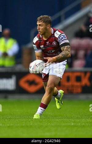 Sam Powell (9) of Wigan Warriors in action Stock Photo - Alamy